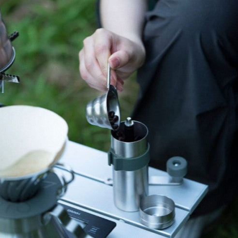 Molino de mano Hario línea outdoor – Hola Coffee Roasters